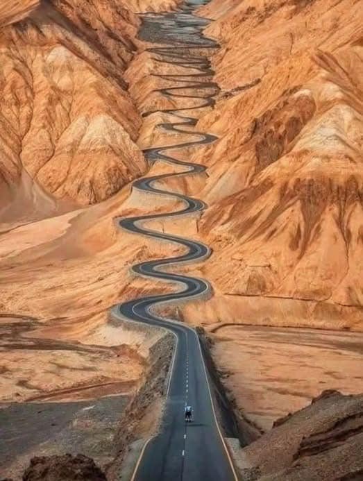 Which is the world highest paved road located in Pakistan? | FA Ques ...